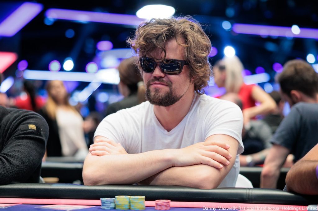Why are So Many Chess Players Turning to Poker?