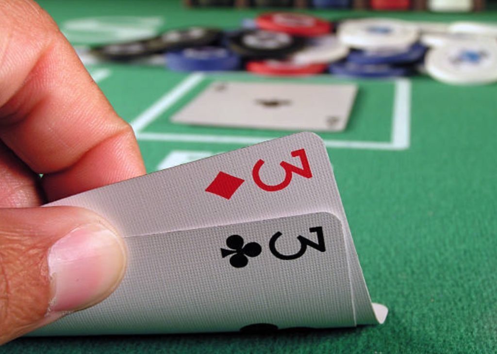 How to Make a Profit Playing Small Pocket Pairs in Poker